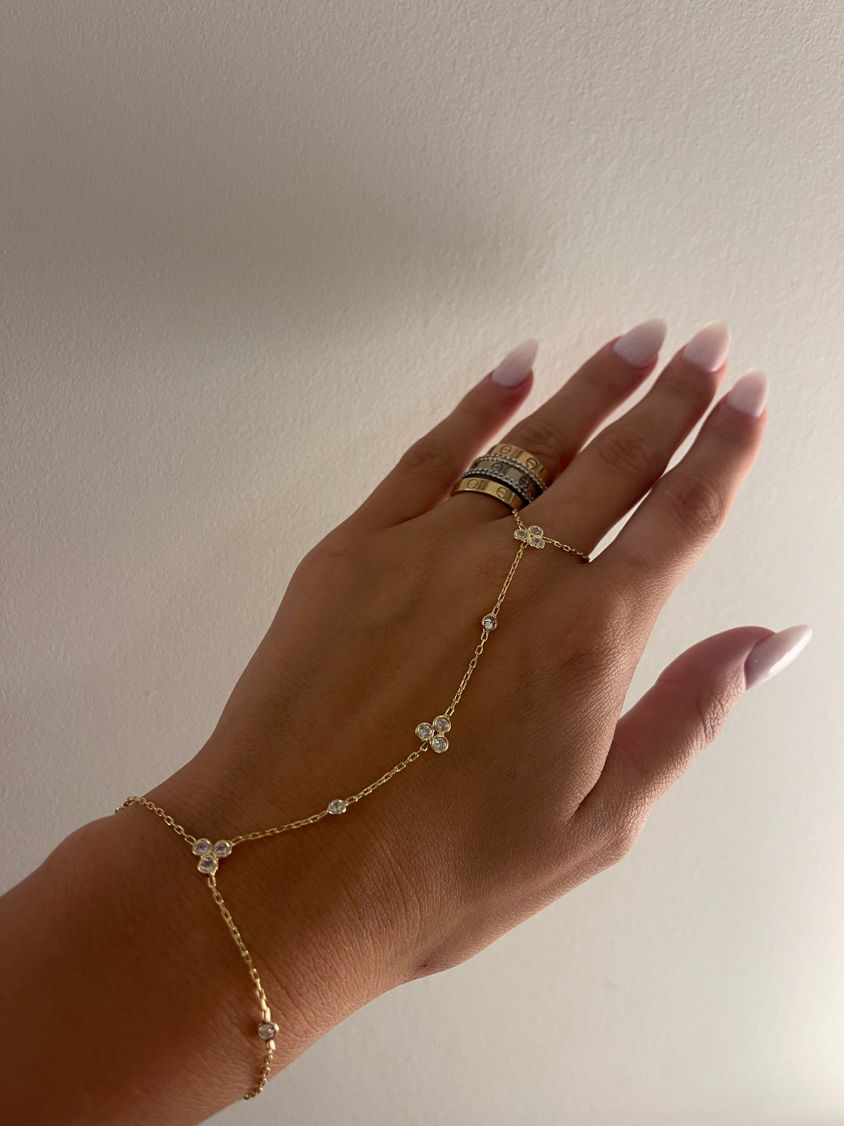 The Mickey Handchain – Alexandra Madison